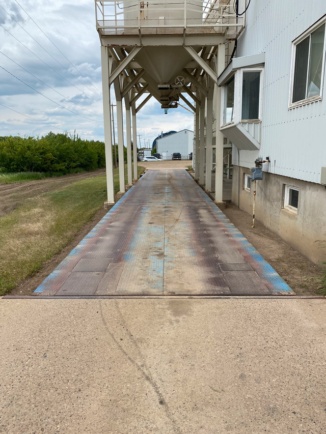 Scale and overhead bins - Weigh scale for sale 80 x 10 Pacific scale ...