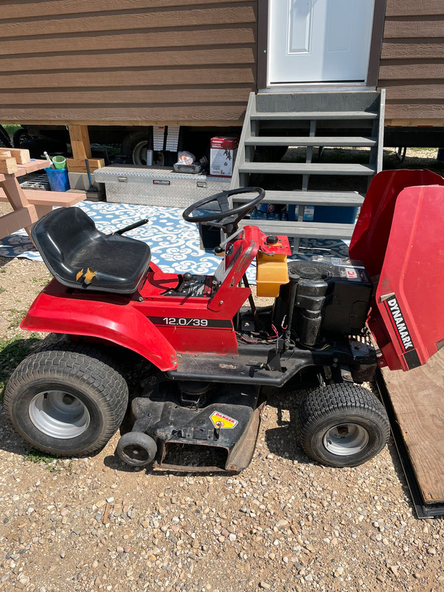 200obo Dynamark 12HP 39 deck Riding Lawnmower Not running - For sale I ...