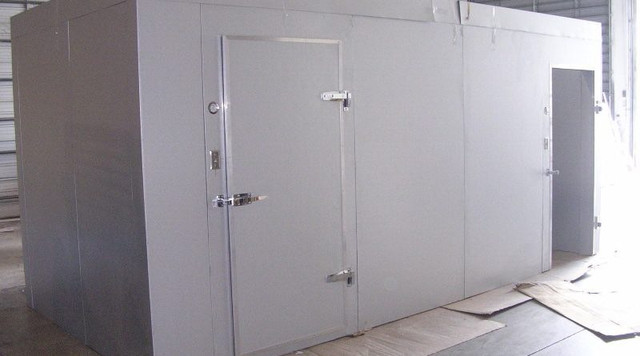 Available Large Curtis Pro3 walk in cooler and freezer combo - Custom ...