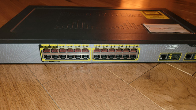 Switch Cisco Catalyst Express 500 series 24 ports POE - Switch Cisco ...