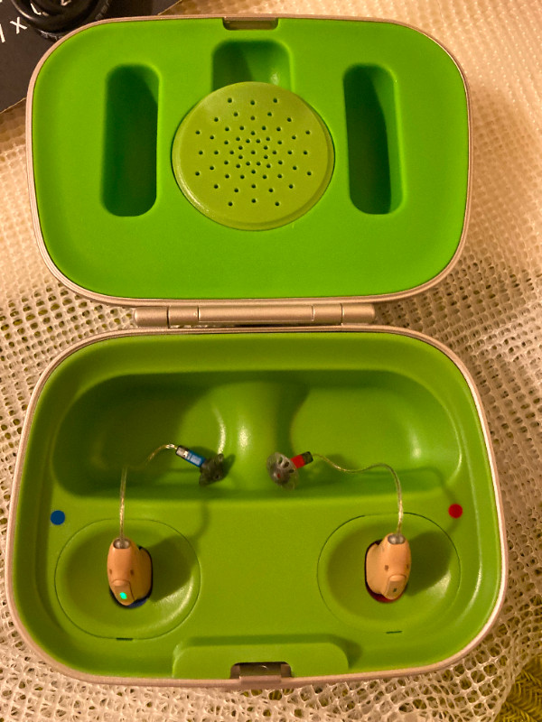 PHONAK WIRELESS HEARING AIDS - HelloPhonak Rodger Focus II hearing ...