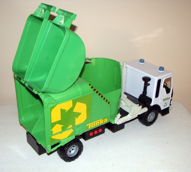 TONKA MIGHTY FLEET RECYCLING GARBAGE TRUCK with SOUND EFFECTS, Edmonton ...