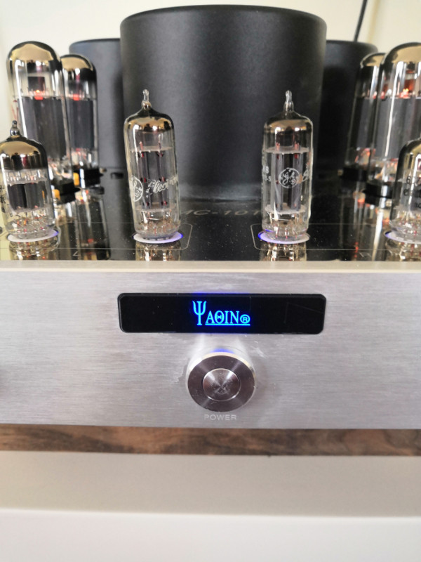 MAGNIFIQUE AMPLI A TUBES YAKIN MC 10T ET KT 77 TUBES - Ampli comme neuf ...