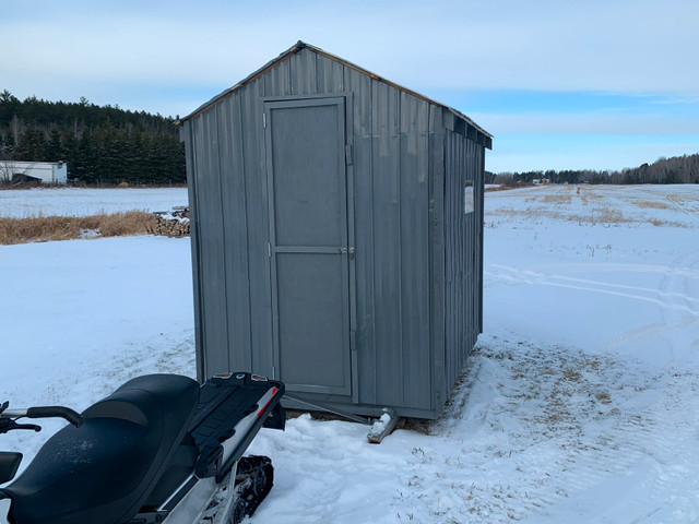 Ice Fishing Hut - 6x8 Ice Fishing Shack on wooden skies Sturdy ...