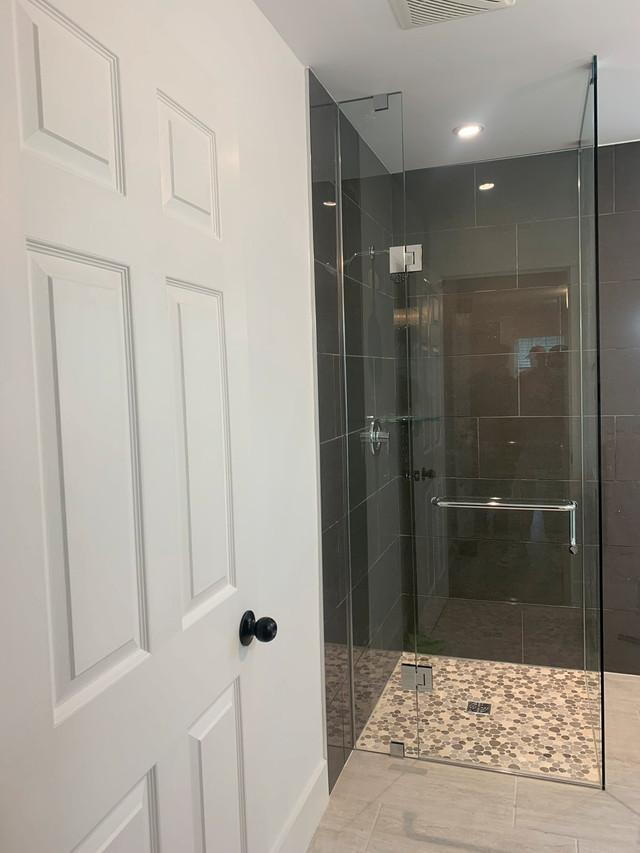 SHOWER GLASS DOORS ENCLOSURES ENTRANCES OFFICE PARTITION RAILING ...