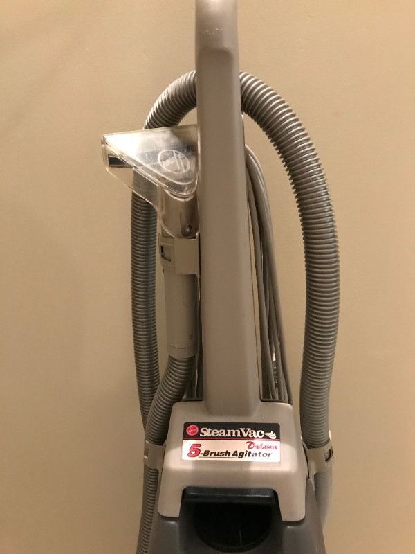 HOOVER STEAMVAC DELUXE F5853 900 WITH ATTACHED TOOLS, Oshawa / Durham ...
