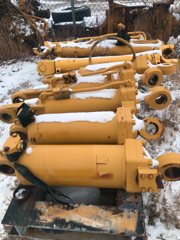 D9H 4bbl ripper shank equalizer bar dozer lift cylinders - Serious ...